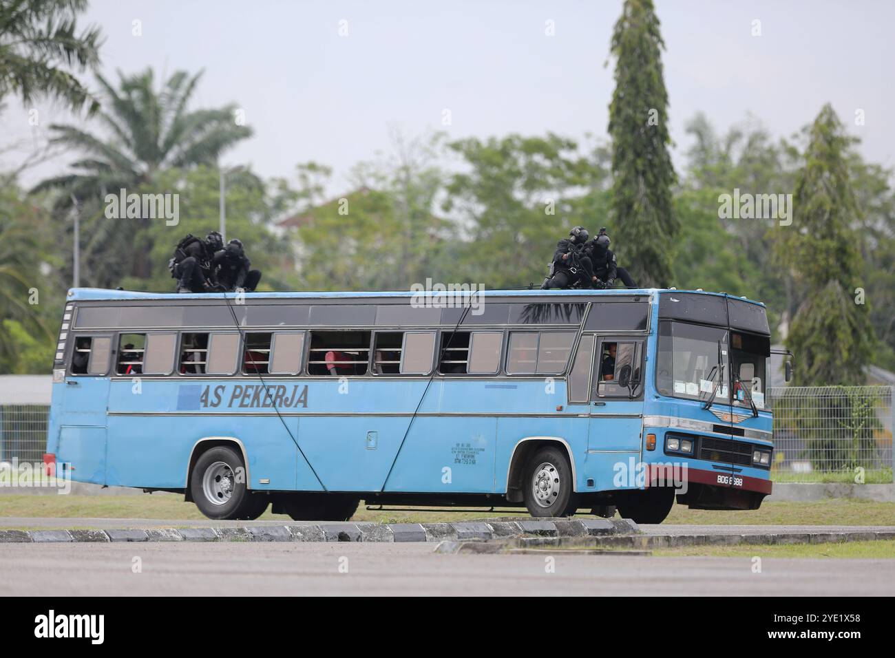 Selangor, Malaysia. 28th Oct, 2024. Members of the Royal Malaysian Air ...