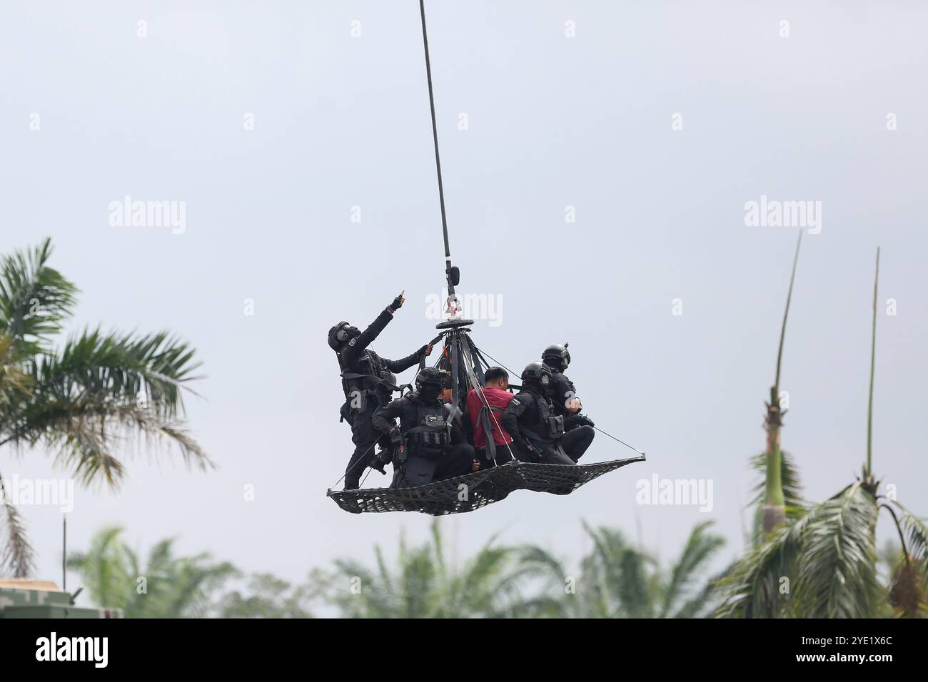 Airborne tactical extraction platform hi-res stock photography and ...