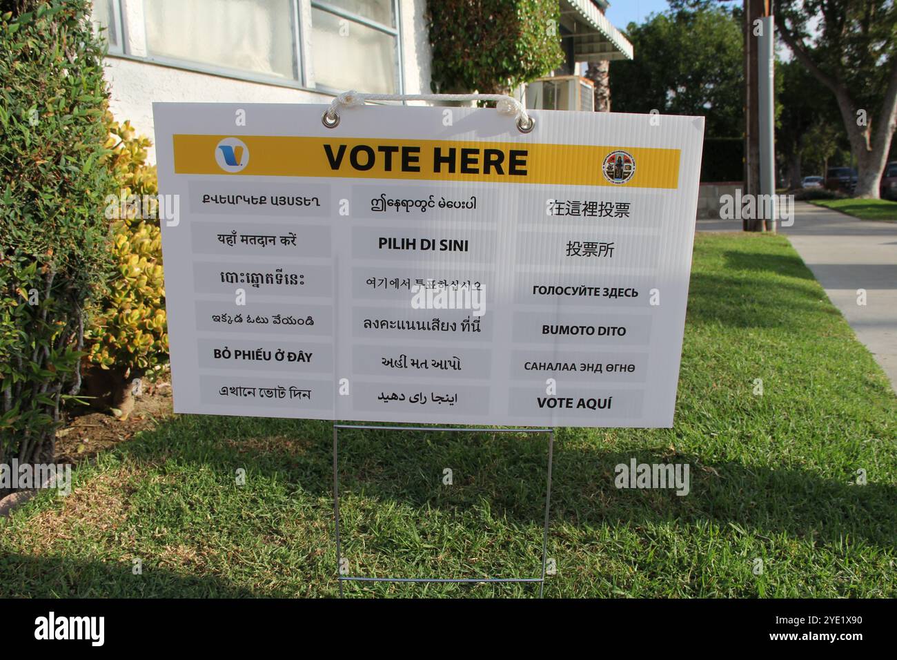 Vote Here Sign Multiple Languages U.S. Elections 2024 Polling Place ...