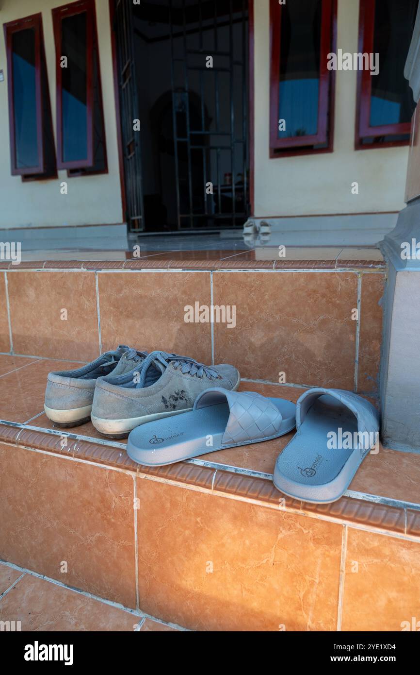 Pair of steps hi-res stock photography and images - Alamy