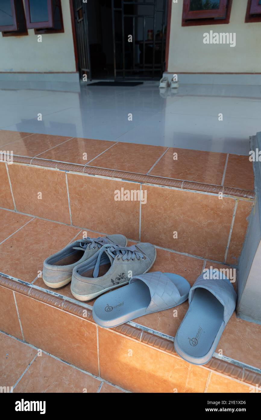 Pair of steps hi-res stock photography and images - Alamy