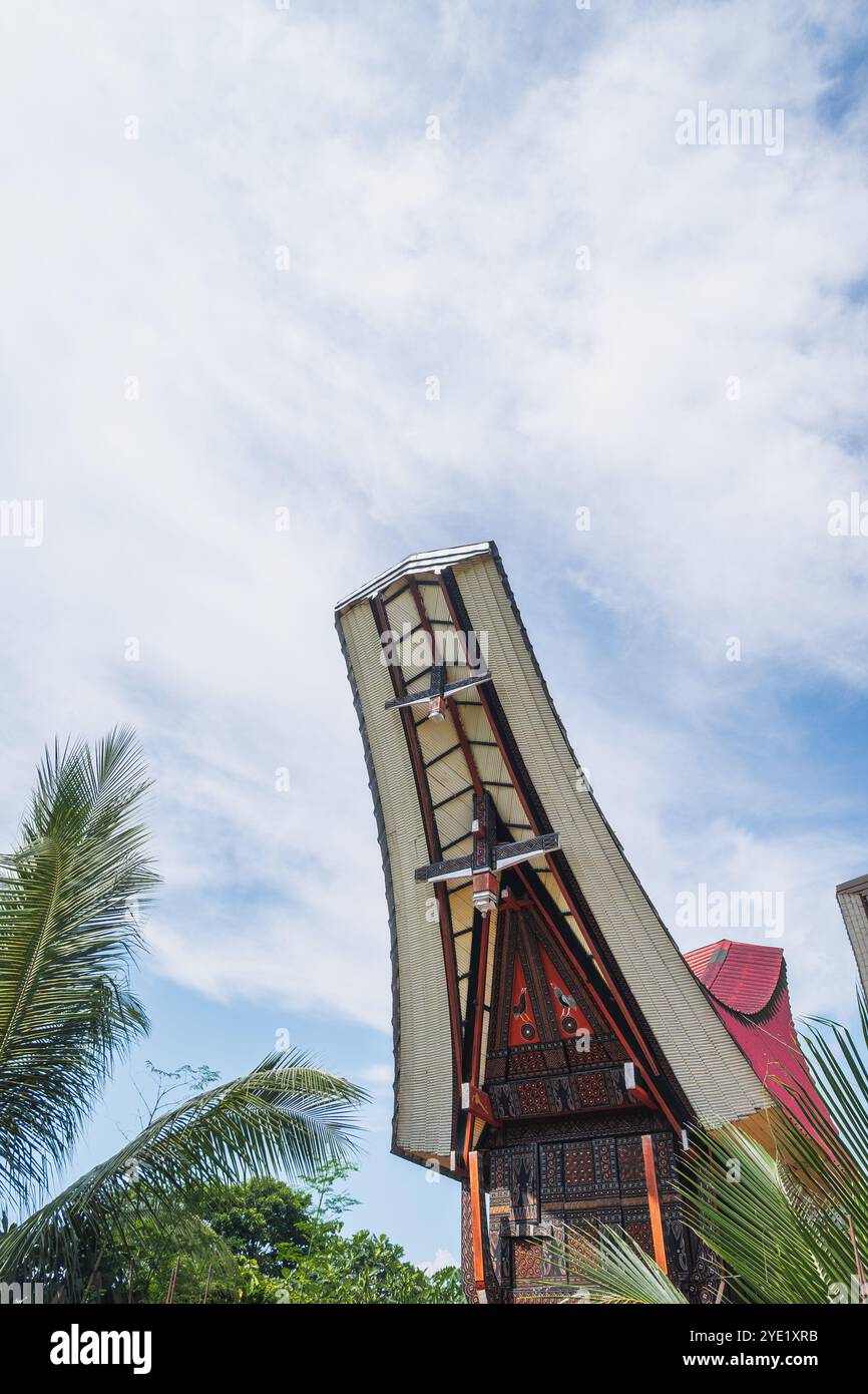Portrait of the roof of a traditional Toraja house, South Sulawesi ...