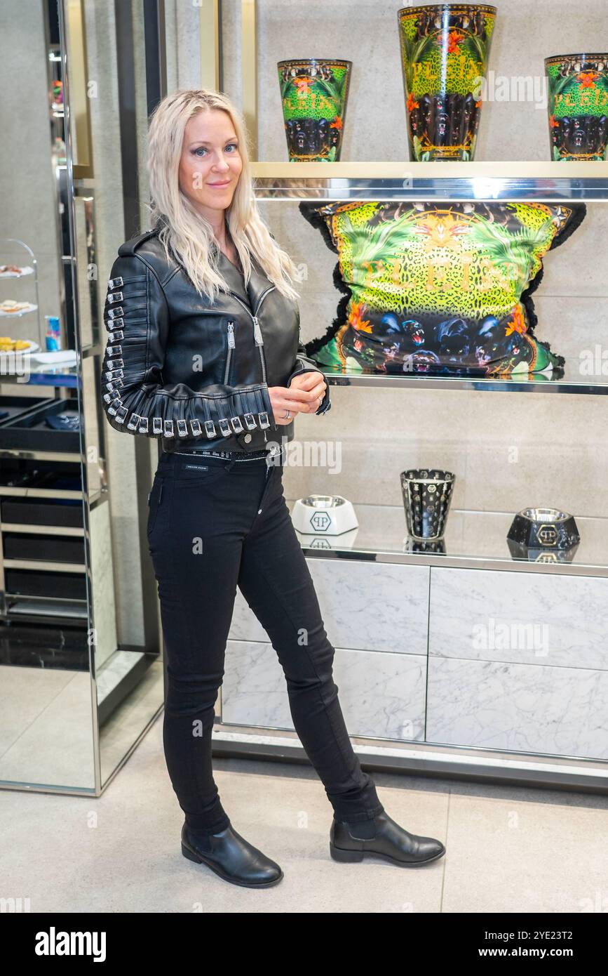 Vienna, Austria. 25th Oct, 2024. Simone Lugner gets dressed at Philipp ...