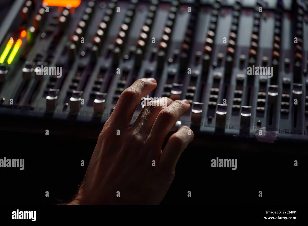 Sound engineer concert hi-res stock photography and images - Alamy