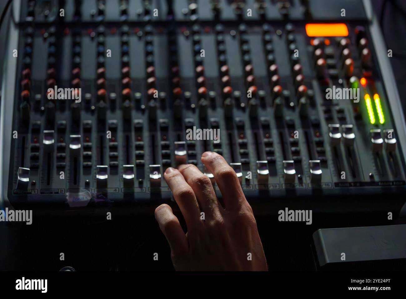 Sound engineer concert hi-res stock photography and images - Alamy