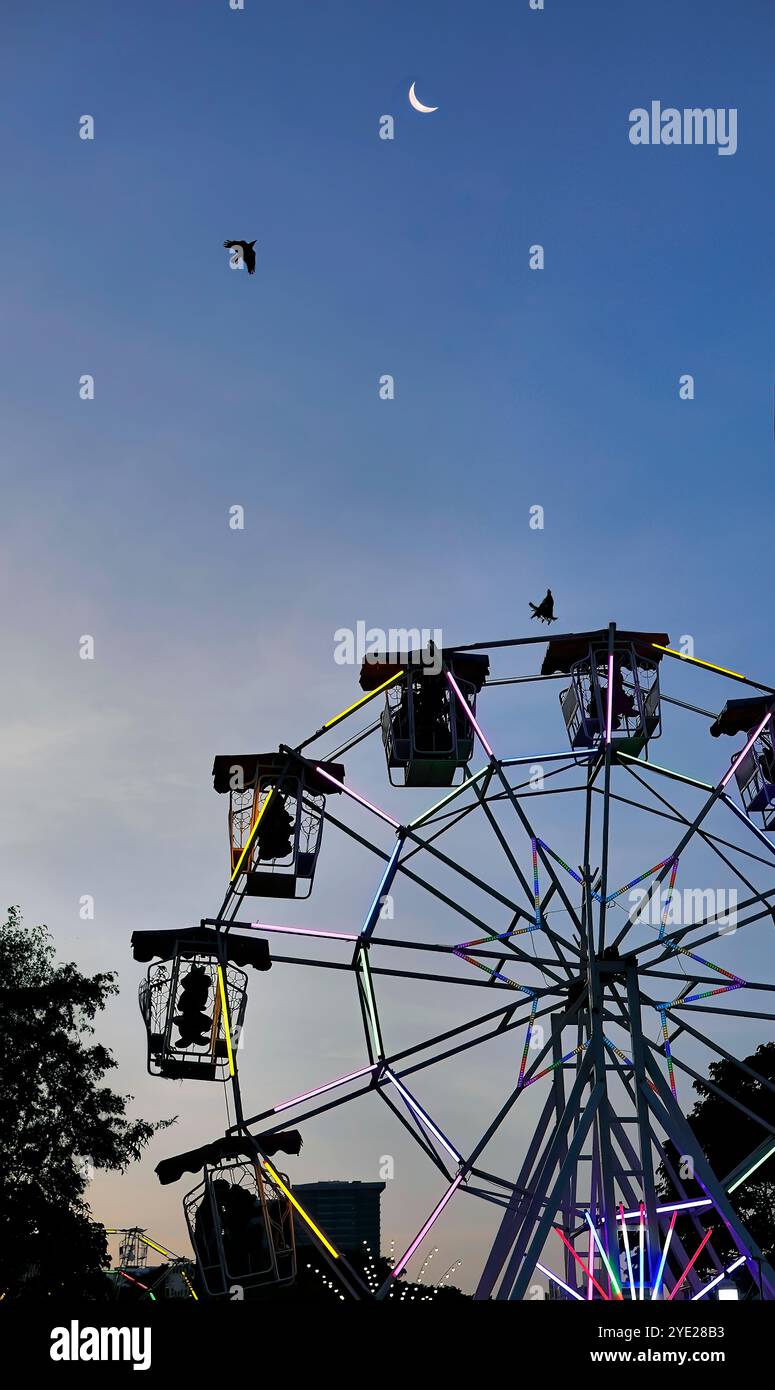 Thai ferris wheel night market hi-res stock photography and images - Alamy