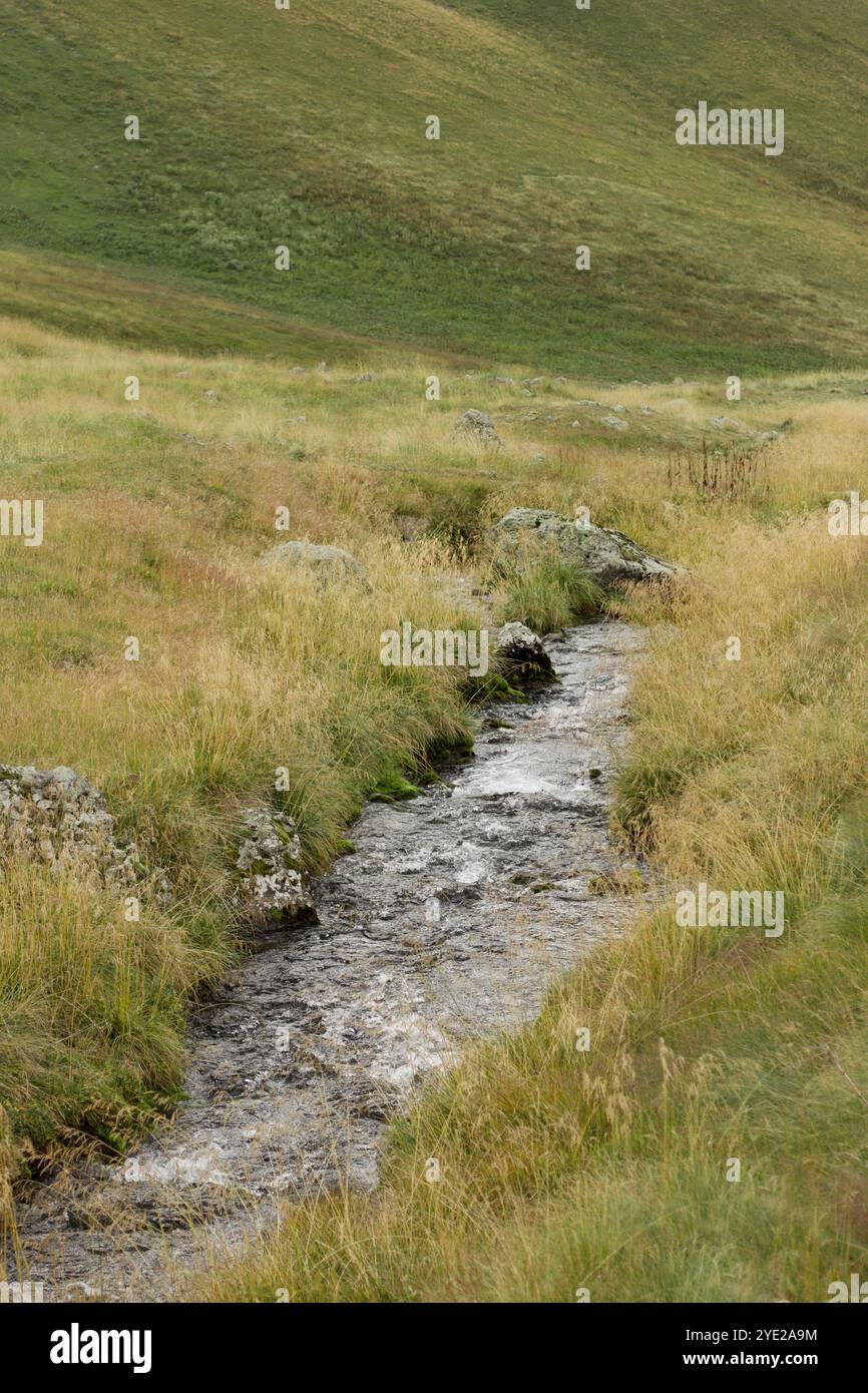 River valley gentle slope hi-res stock photography and images - Alamy