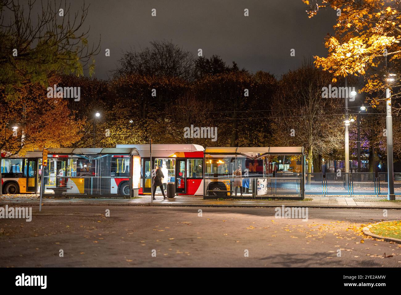 Bus stop on to the Northern Promenade outside the Railway Station on a ...