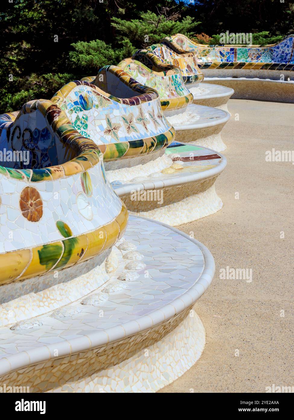 Mosaic Serpentine Bench at the Main Terrace, Park Guell, Barcelona ...