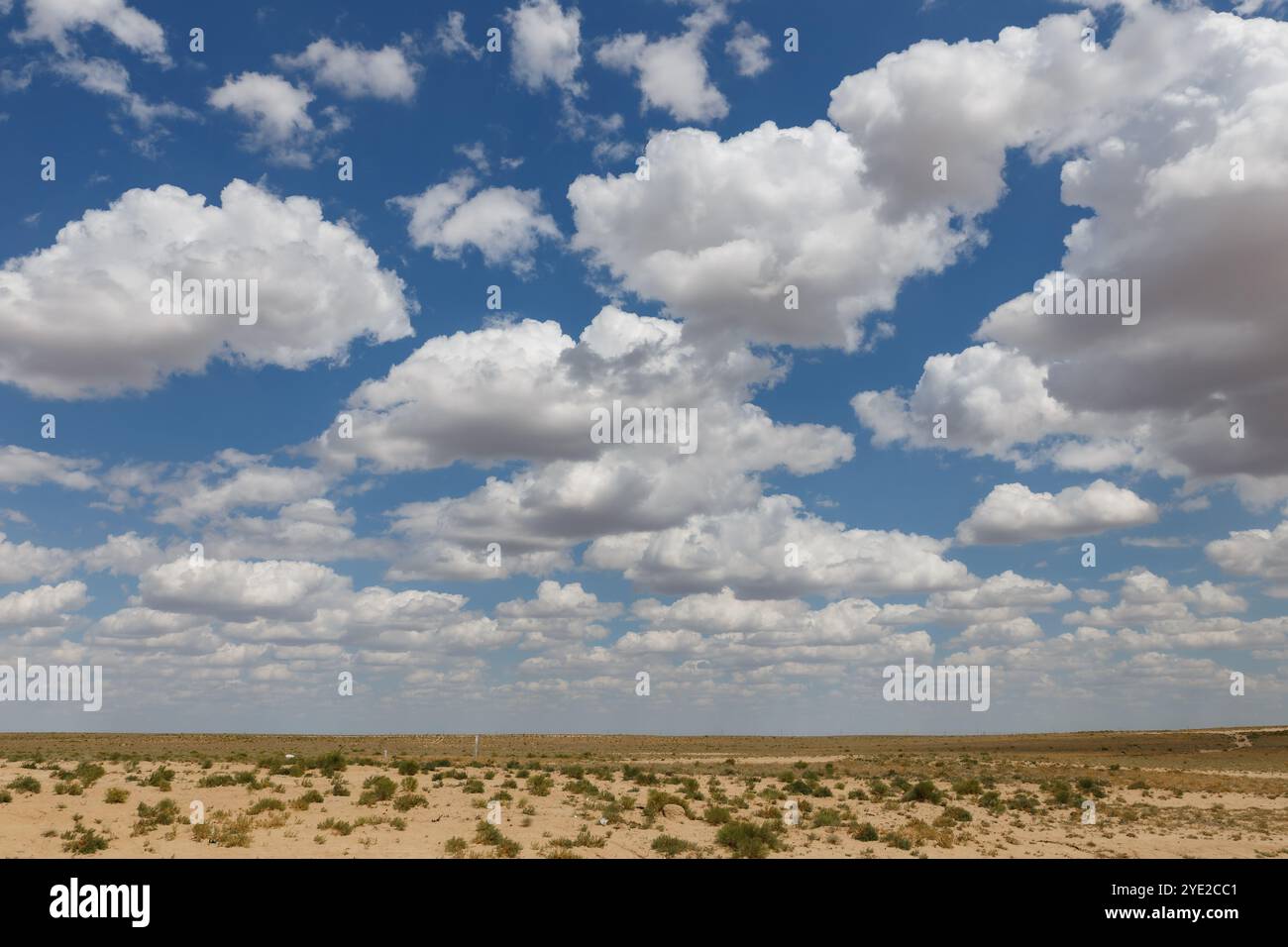 Desert sky clouds beautiful hi-res stock photography and images - Alamy