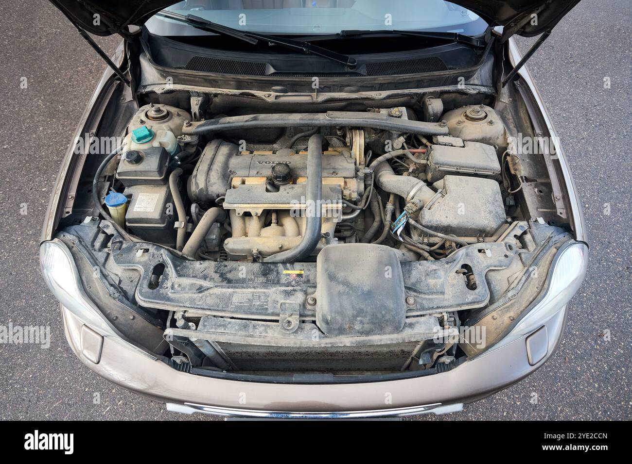 Volvo engine bay hi-res stock photography and images - Alamy