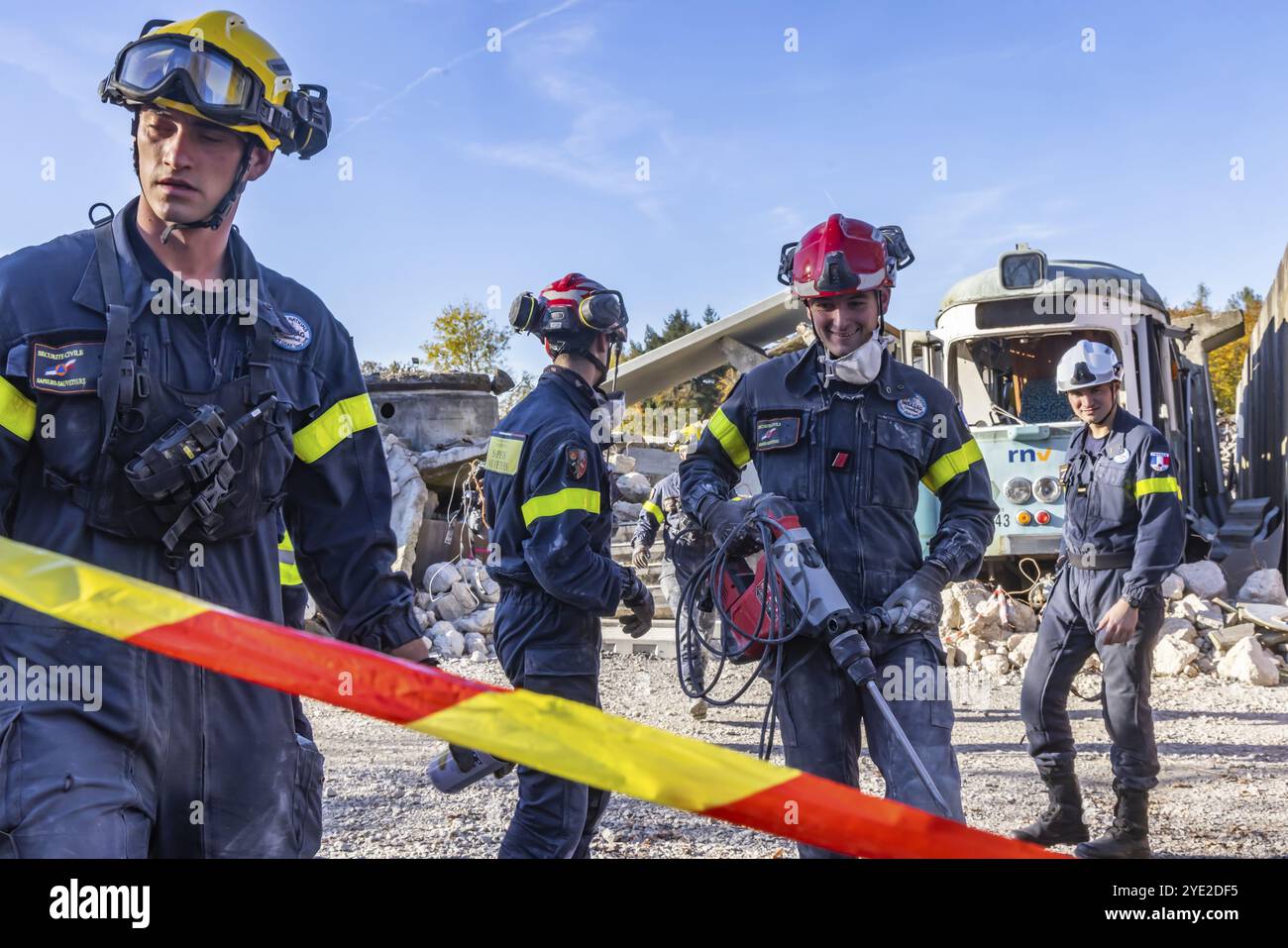Earthquake management hi-res stock photography and images - Alamy