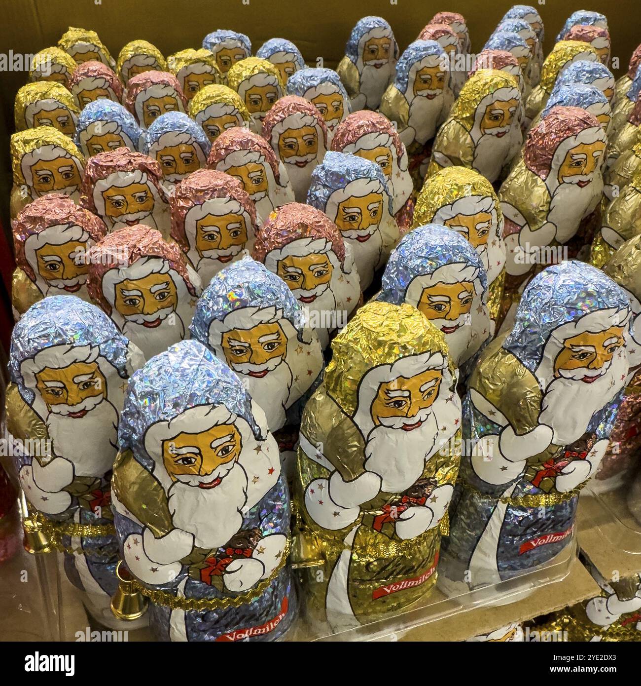 Display in shelf of wholesale of chocolate Father Christmases chocolate ...