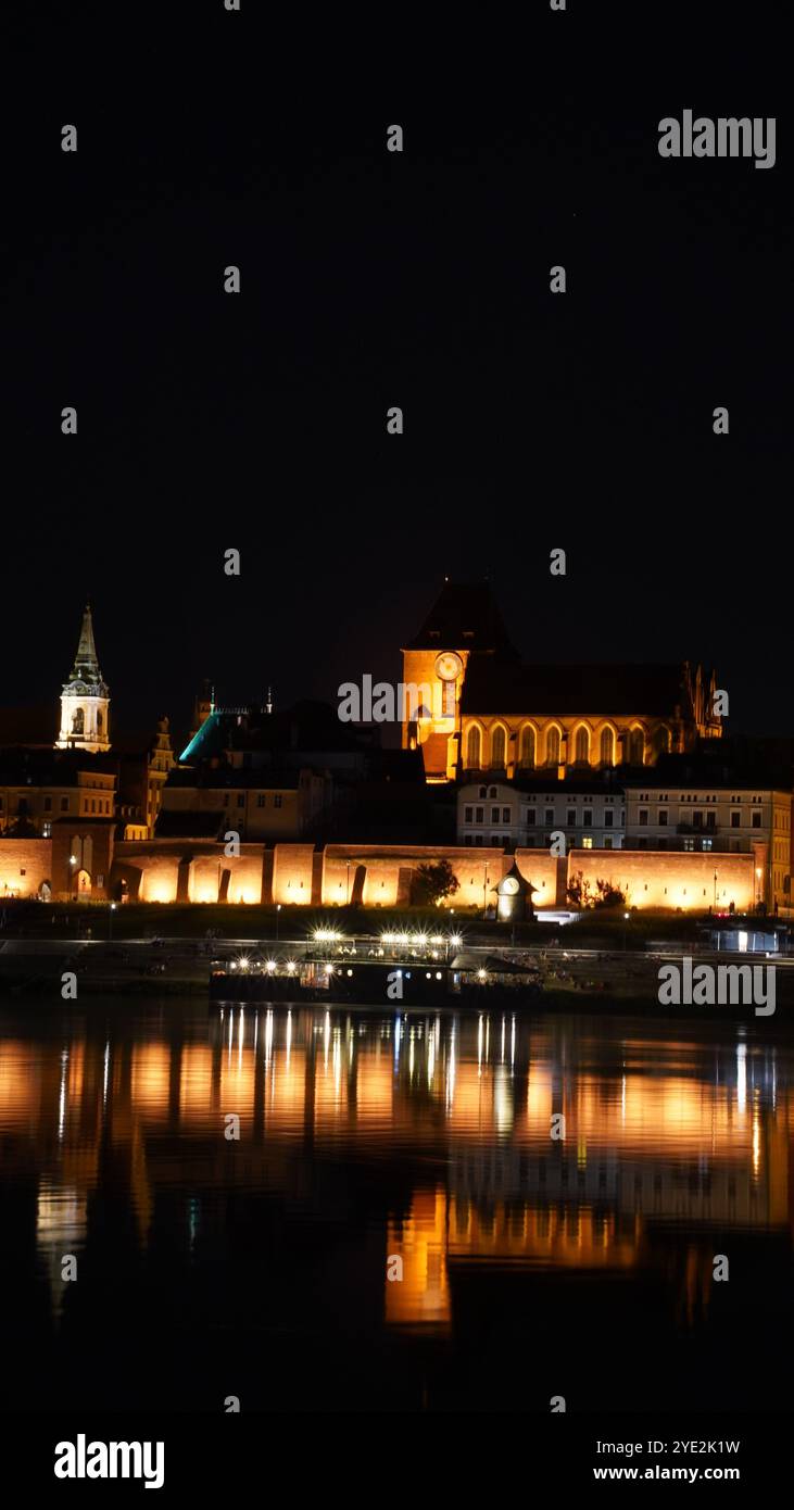 Torun by night hi-res stock photography and images - Alamy