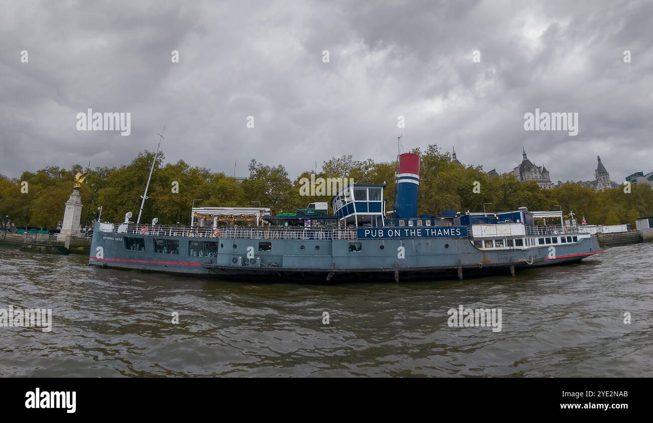 The Tattershall Castle - Pub on the Thames in London, UK Stock Photo ...