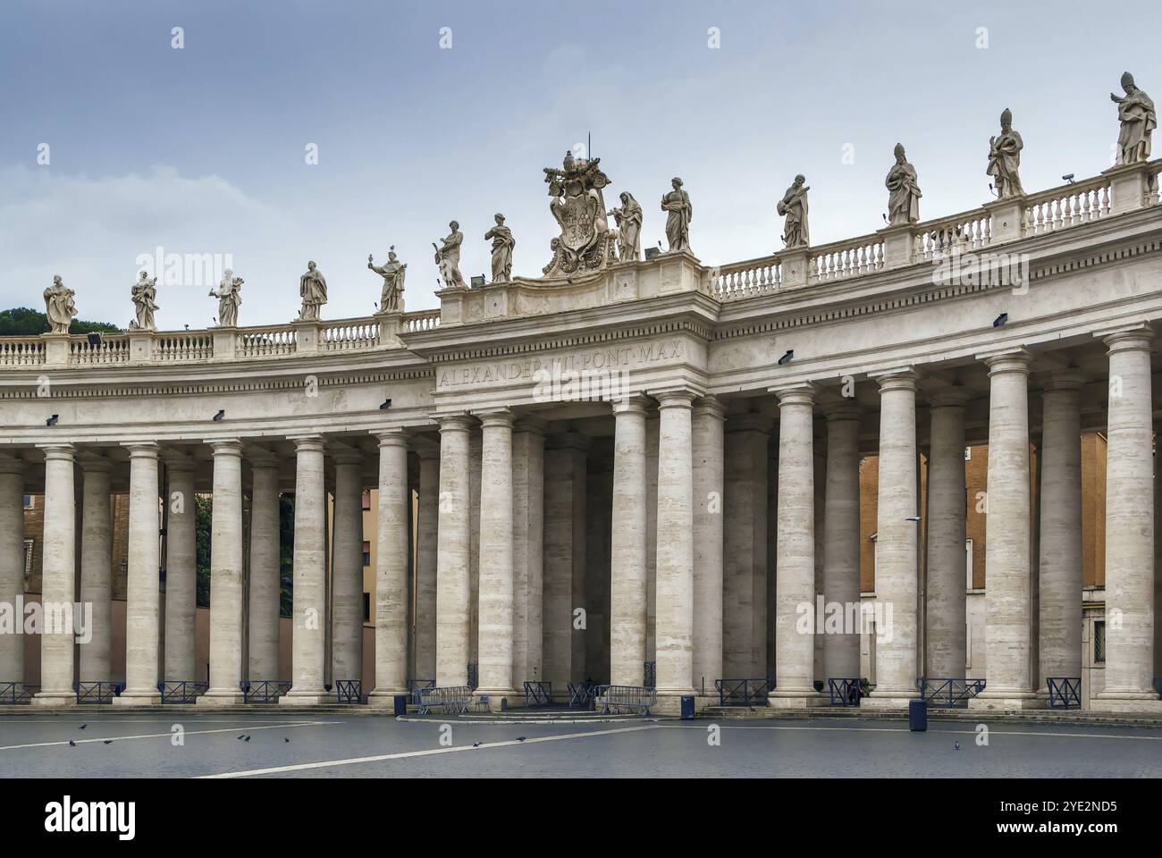 St. Peter's Square colonnades consists of four row of huge Tuscan ...