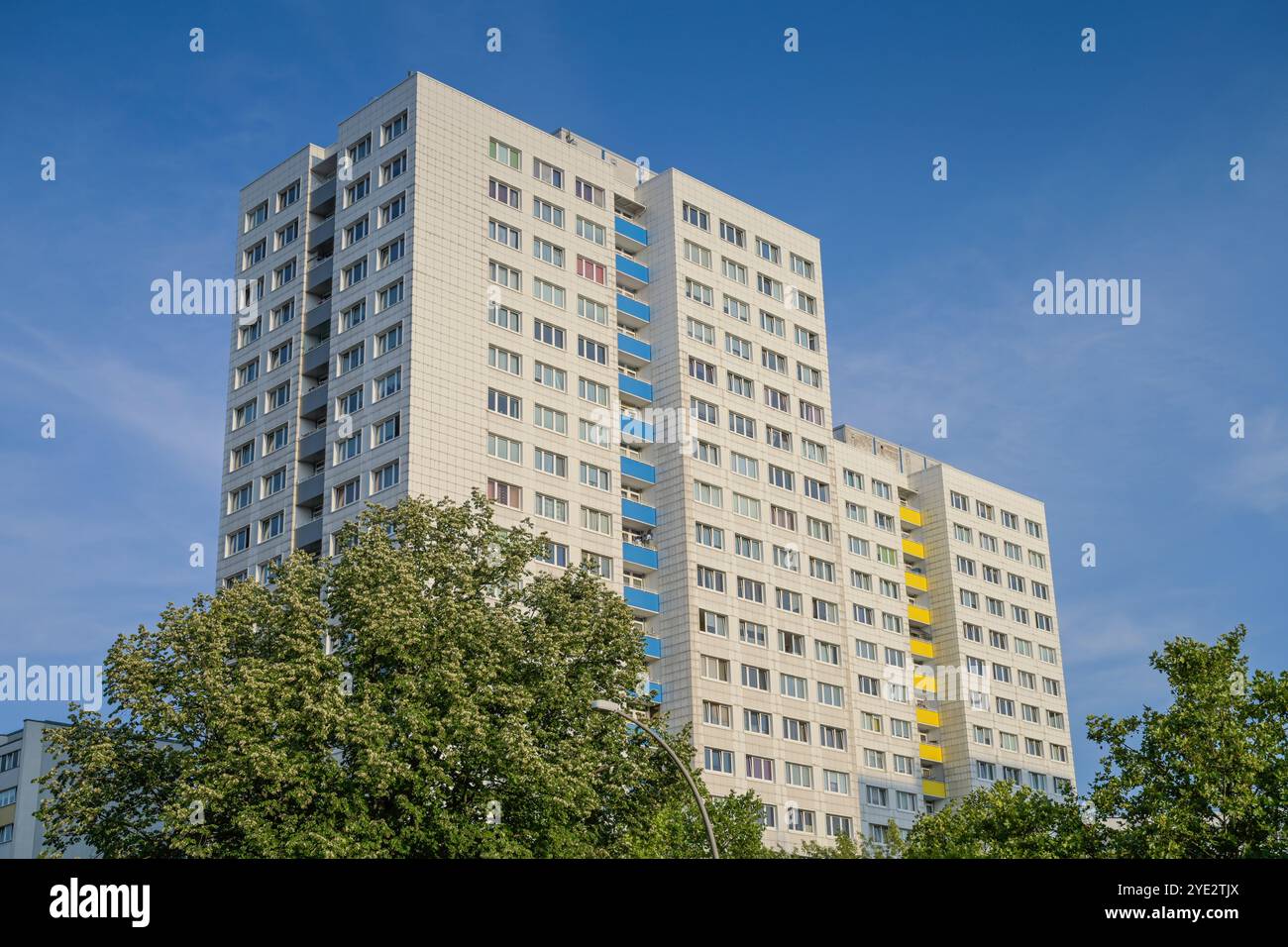 Residential building, high-rise, slab, Frankfurter Allee, Lichtenberg ...
