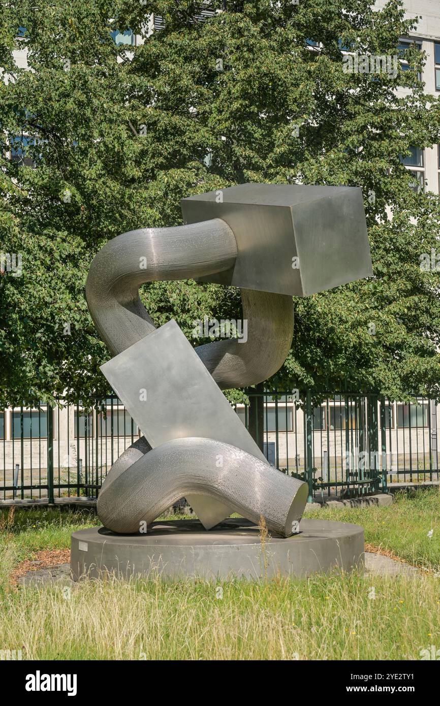 WZB Social Science Center Berlin, sculpture Hercules by Brigitte and ...