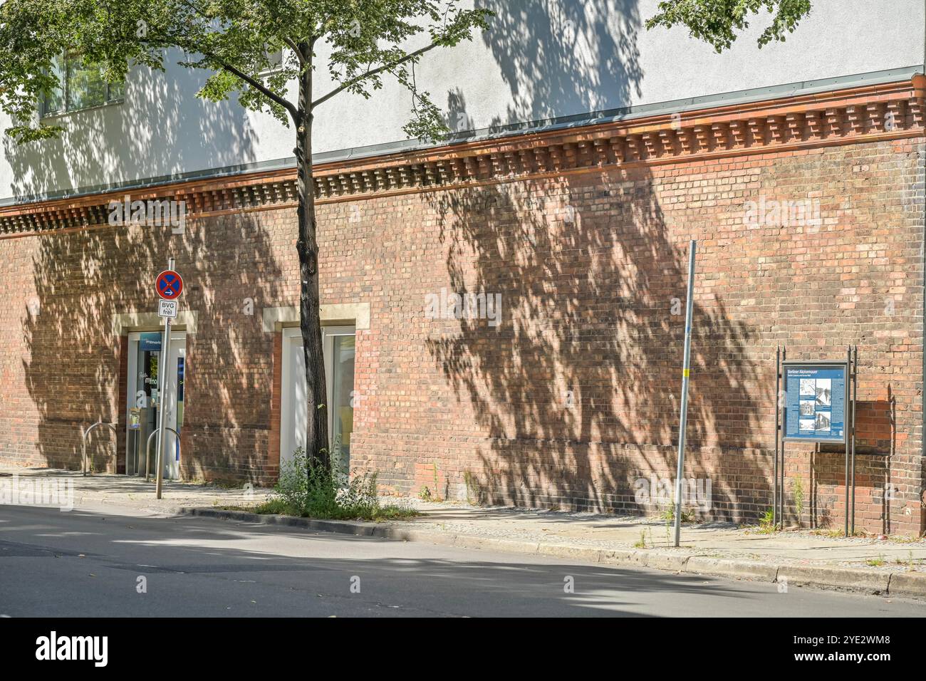 Old Berlin Excise Wall, Hannoversche Straße, Mitte, Berlin, Germany ...