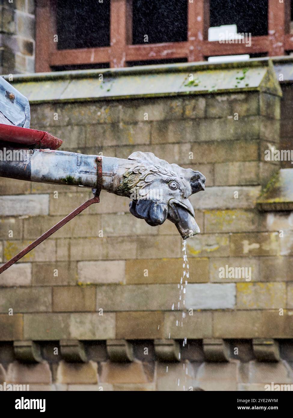 Gargoyle water spout hi-res stock photography and images - Alamy