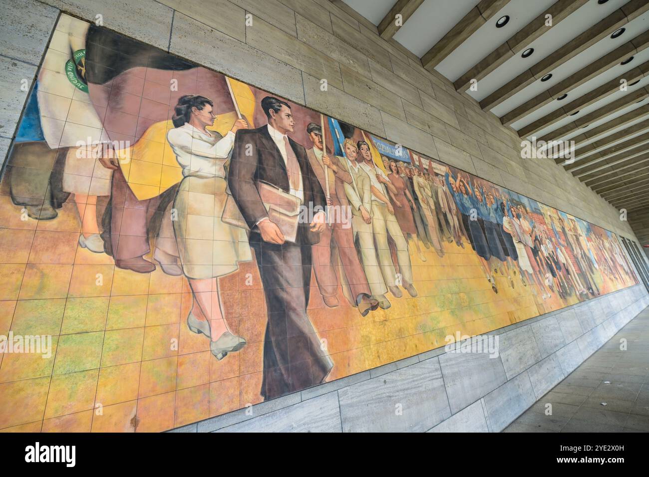 Max Lingner mural at the Detlev Rohwedder House, construction of the ...