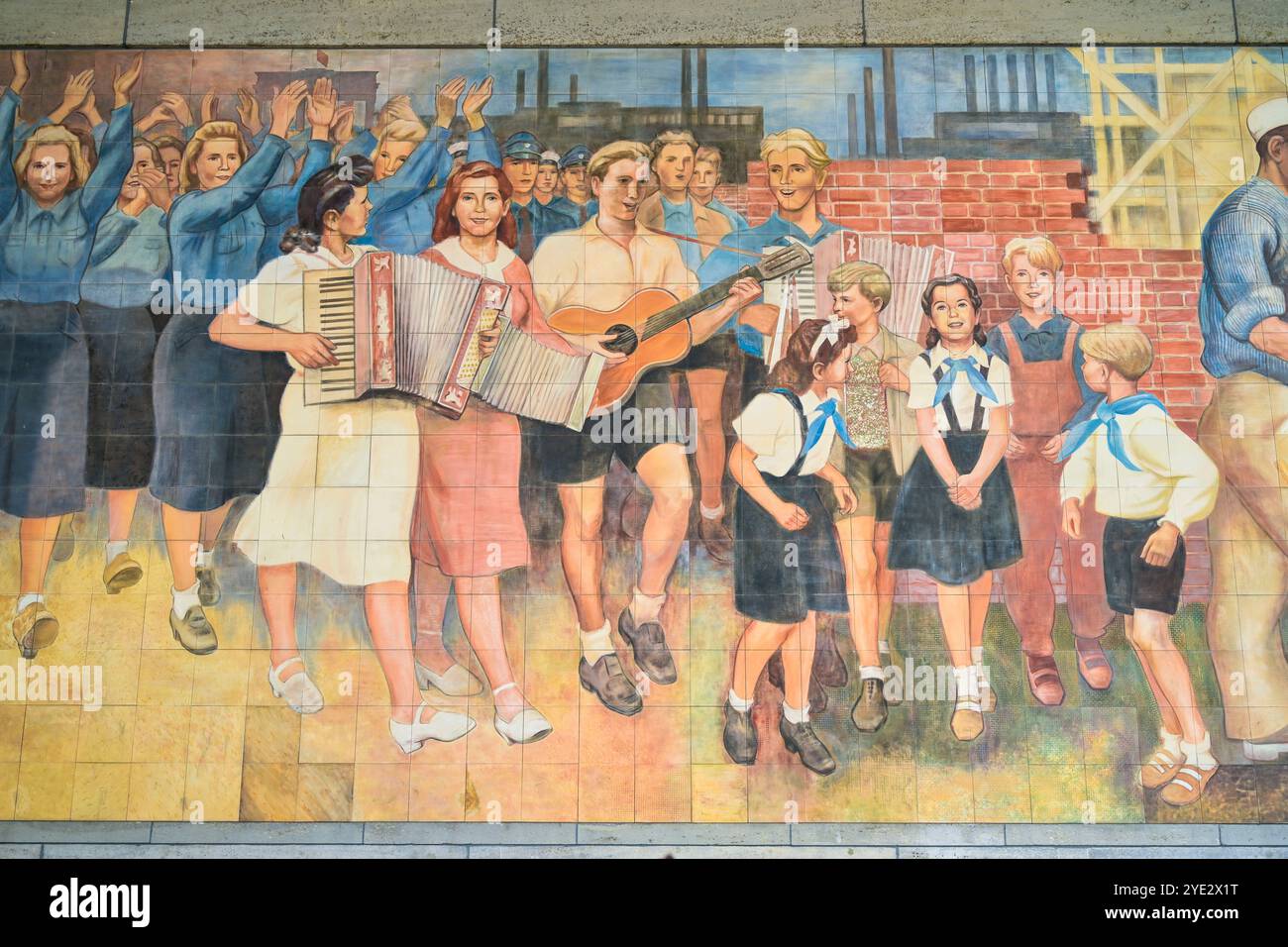 Max Lingner mural at the Detlev Rohwedder House, construction of the ...