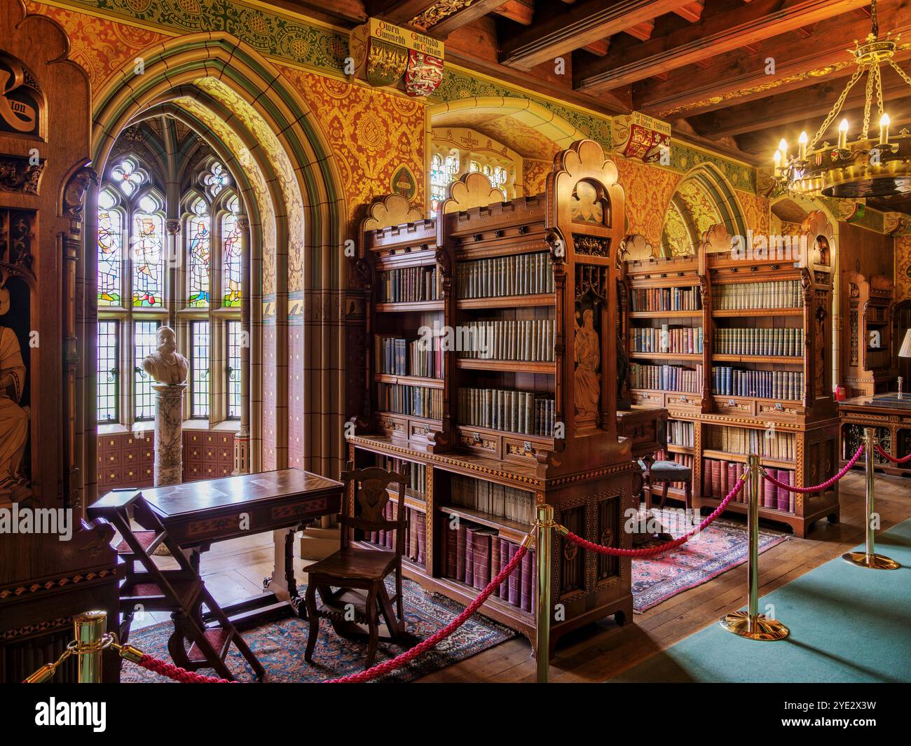 Victorian library interior hi-res stock photography and images - Alamy