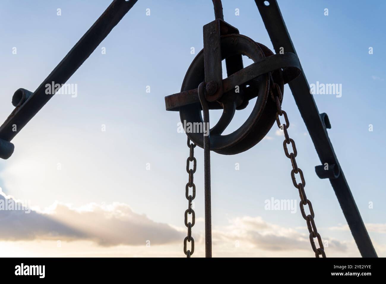 Medieval mechanism hi-res stock photography and images - Alamy