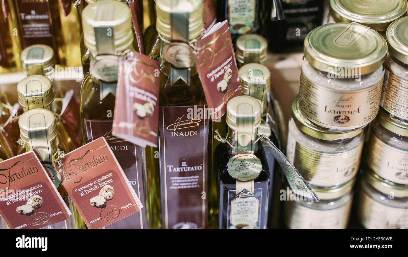 Truffle infused oil hi-res stock photography and images - Alamy