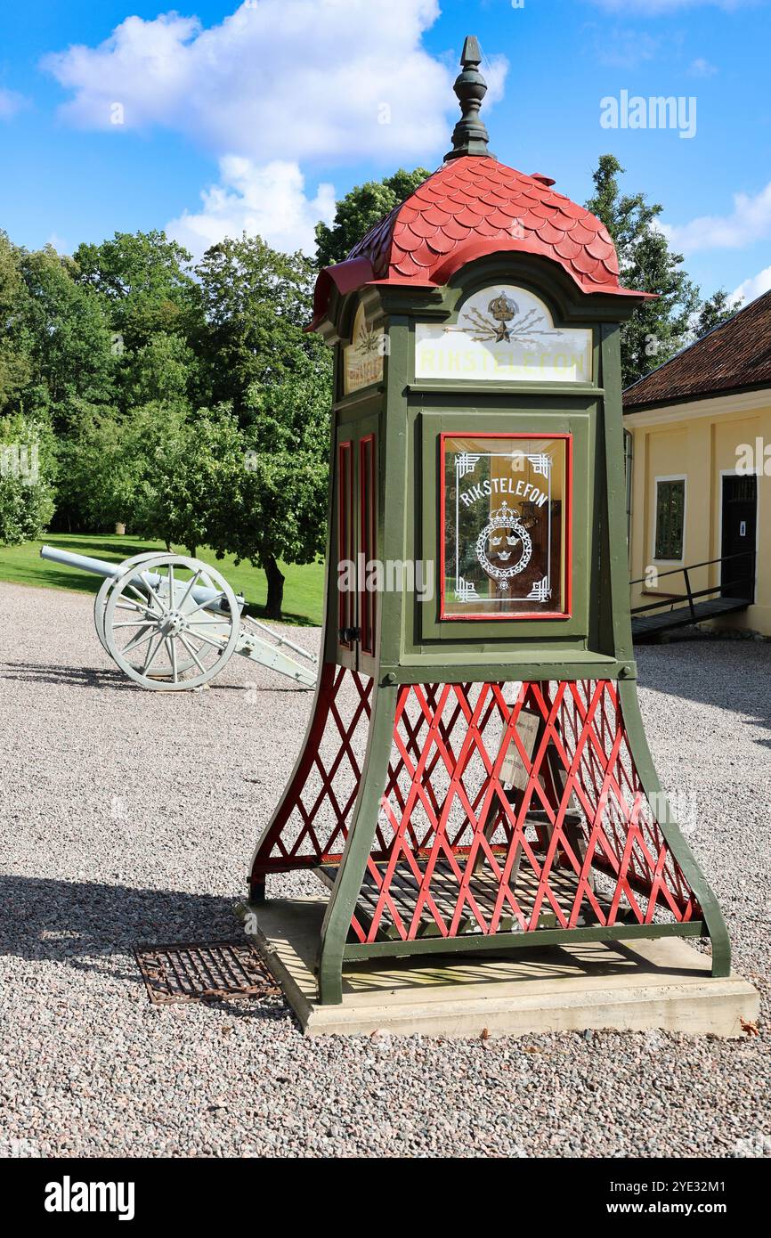 Old phone booth hi-res stock photography and images - Alamy