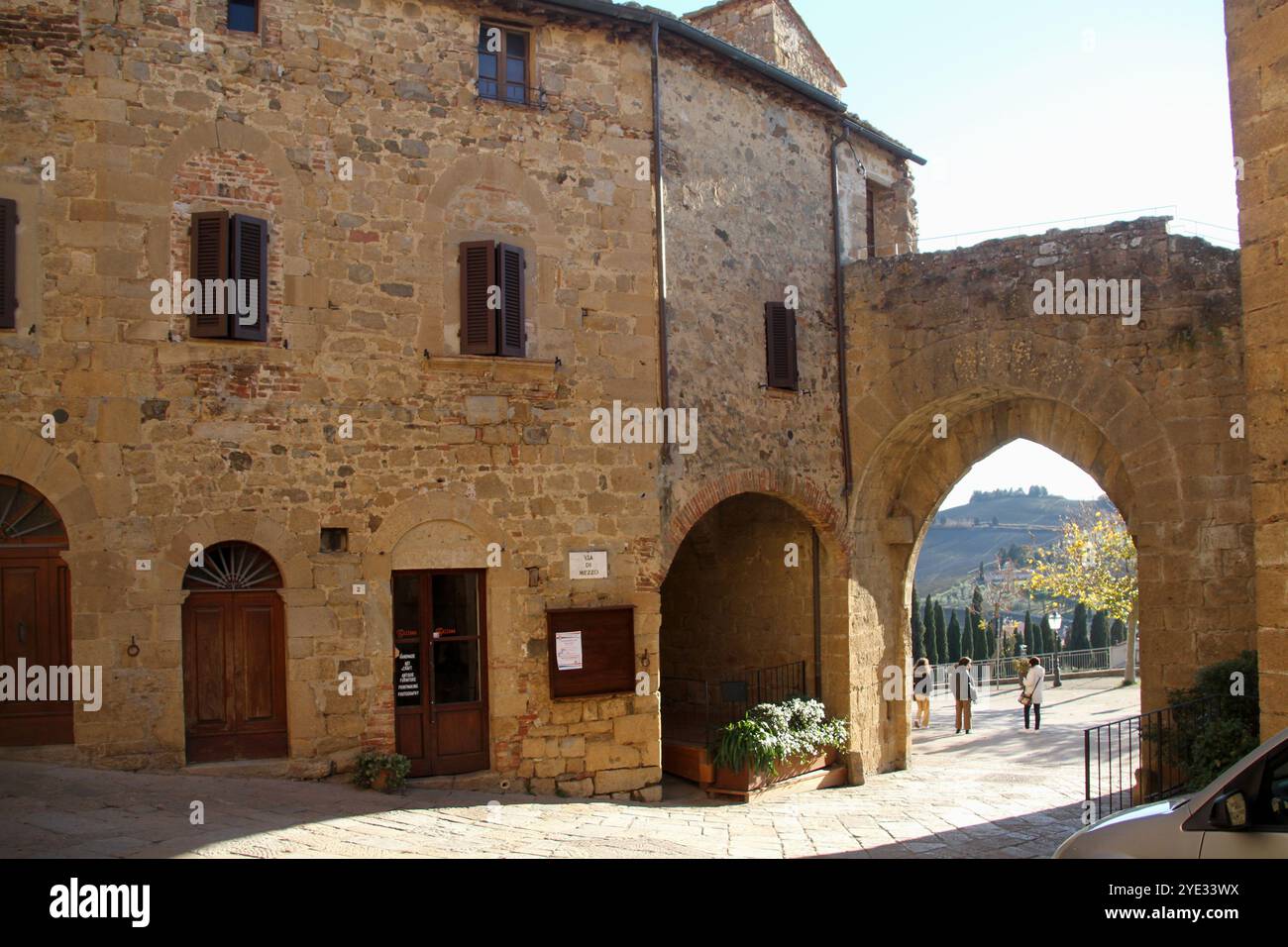 Monticchiello, Italy. View of the medieval-era Sant'Agata Gate Stock ...