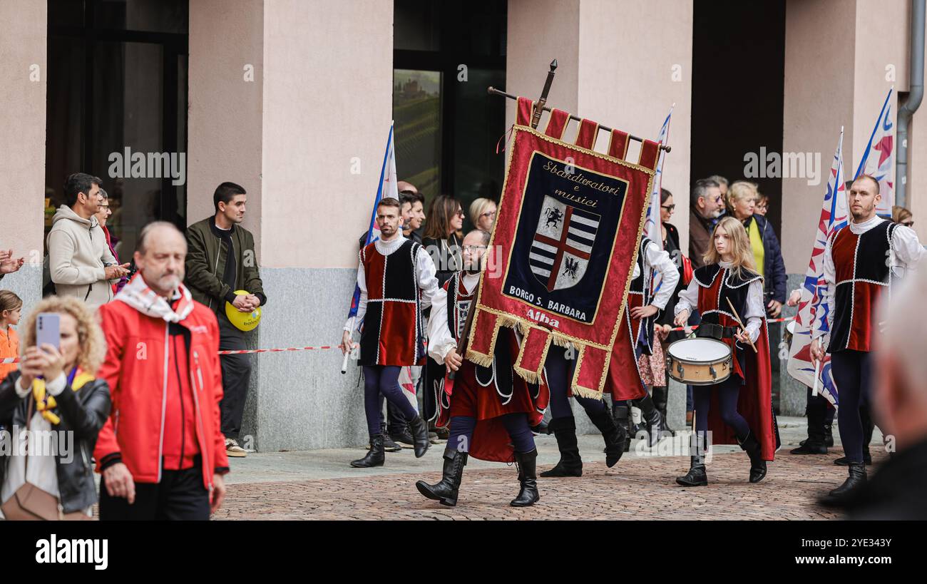 Artisans procession hi-res stock photography and images - Alamy
