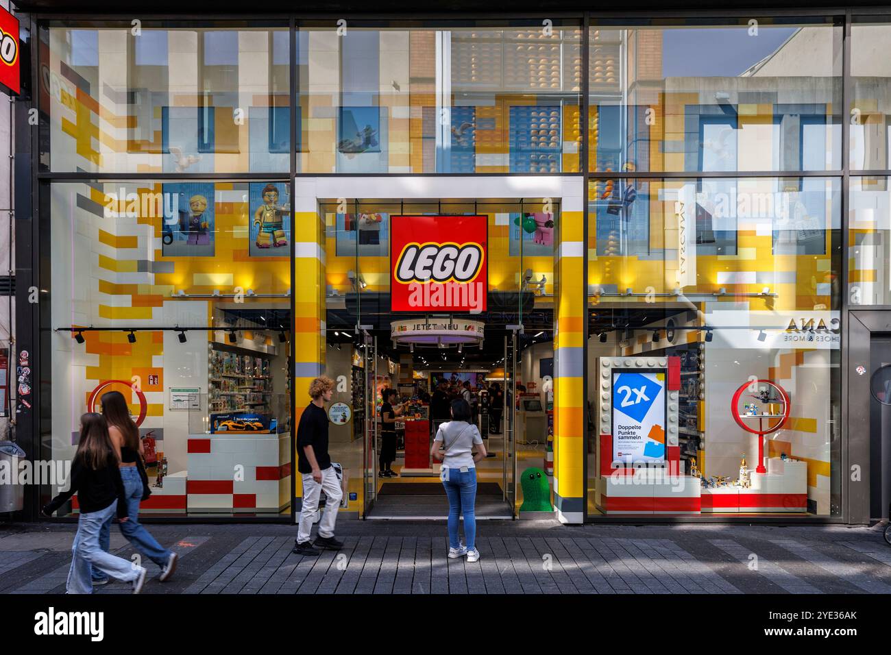 Lego store at the shopping street Hohe Strasse, toy store, Cologne ...