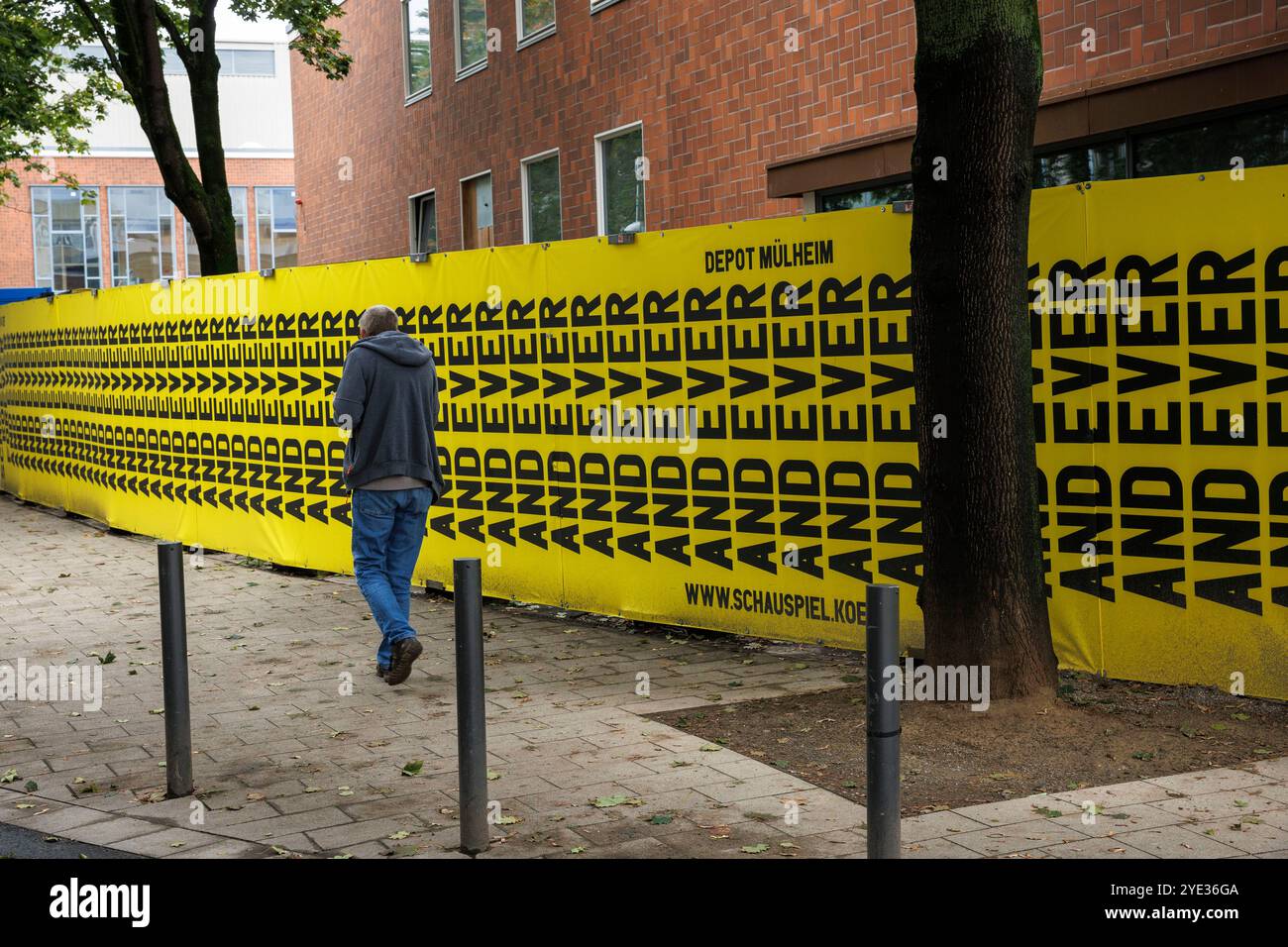 hoarding at the opera house at the Offenbach square, restoration ...