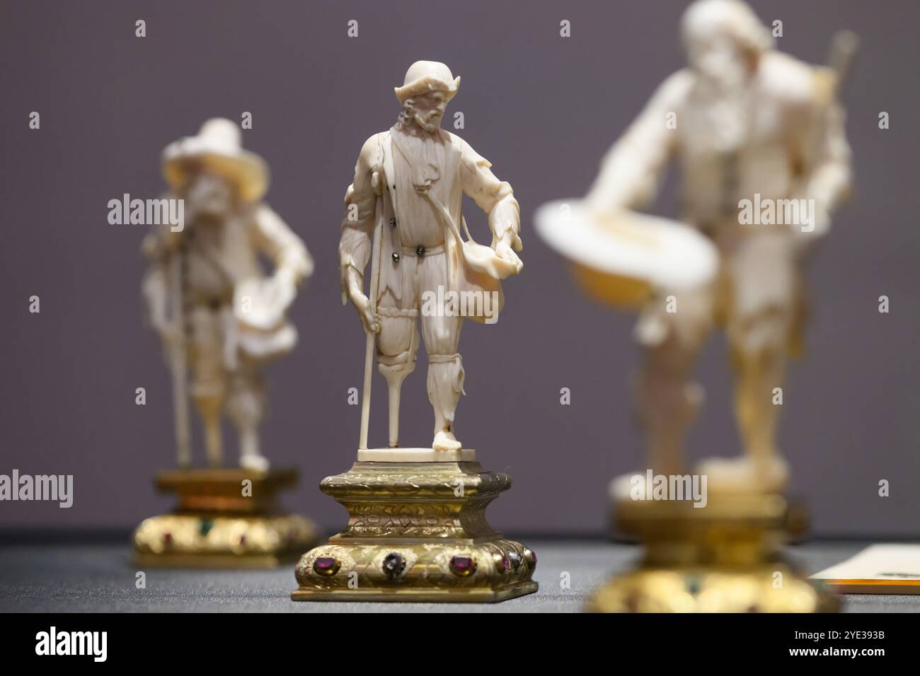 Dresden, Germany. 29th Oct, 2024. The figures "Three Beggars on a Stick ...