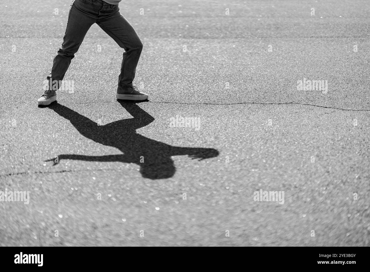 Outdoor poses Black and White Stock Photos & Images - Alamy