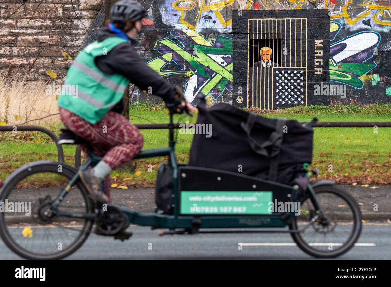 Donald trump behind bars hi-res stock photography and images - Alamy