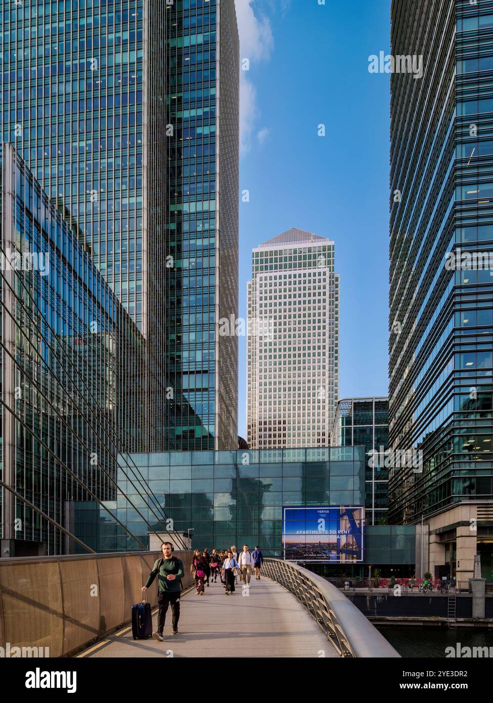 South Quay Footbridge, Canary Wharf, London, England, United Kingdom ...