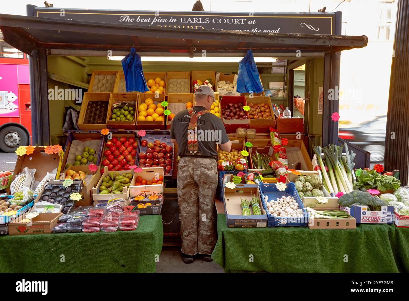Earl's Court Pie stall with fruit and vegetables Stock Photo - Alamy