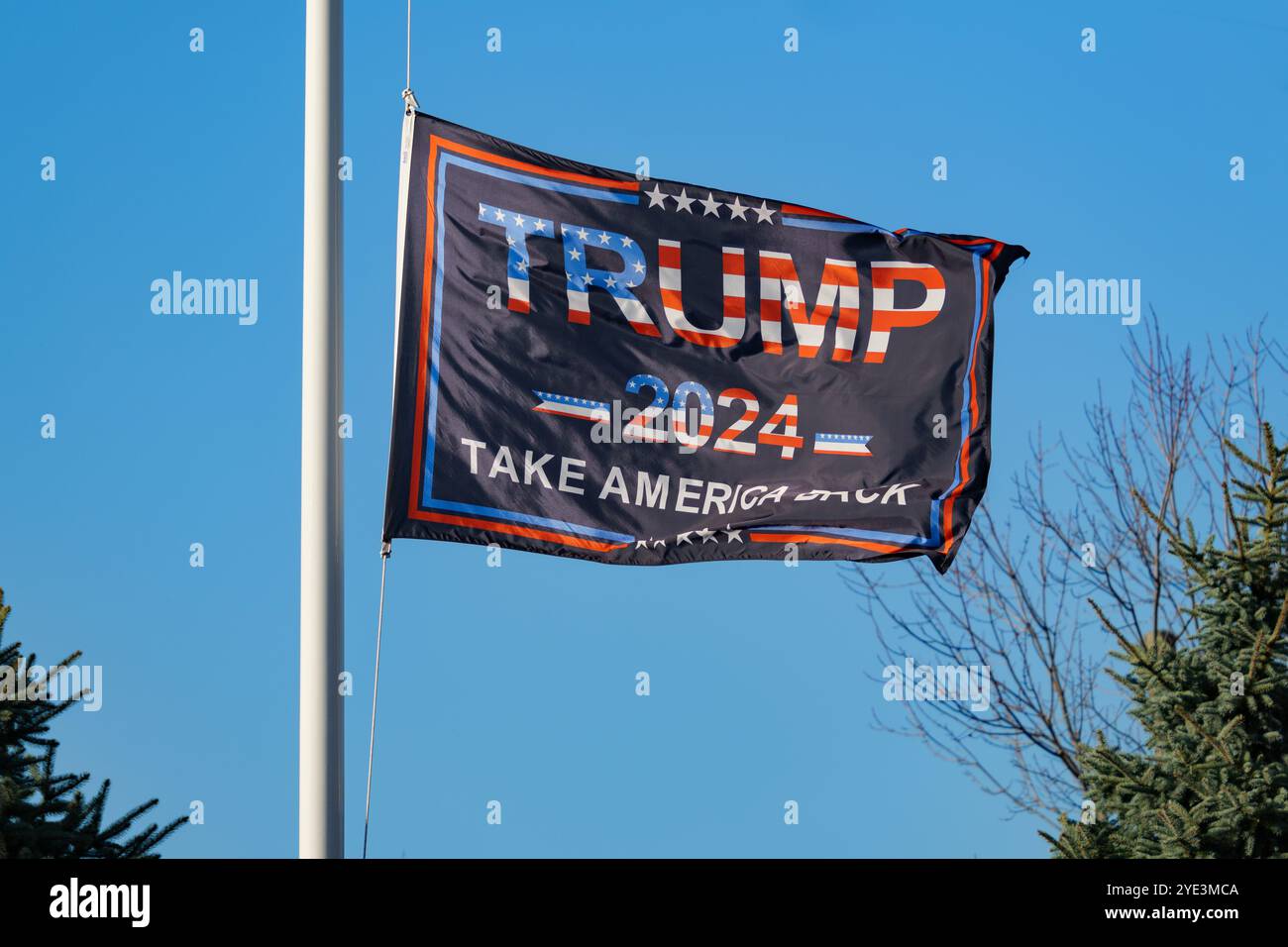 Trump vance flag hi-res stock photography and images - Alamy