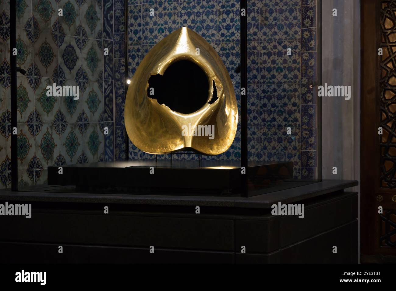 Sacred Islamic Relics of Topkapi palace in Istanbul Stock Photo - Alamy