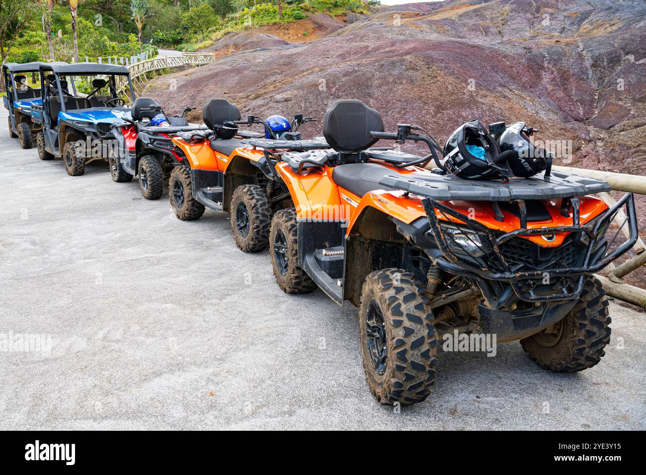 Quads für Ausflüge, 23 farbige Erde Naturpark, 23 coloured earth Park ...