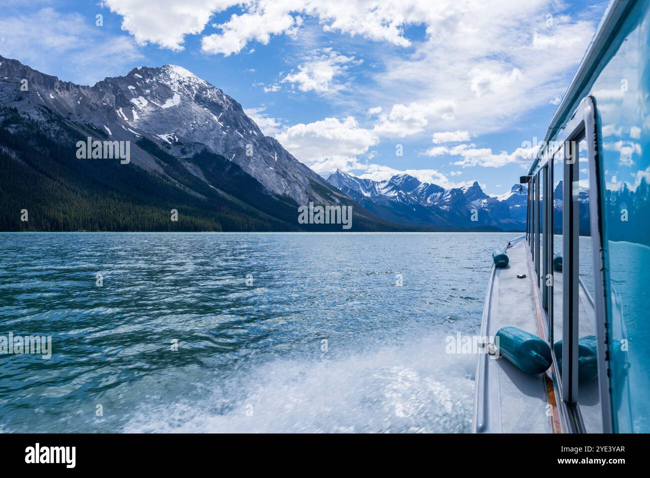 Maligne Lake Cruise to the famous Spirit Island. Jasper National Park ...