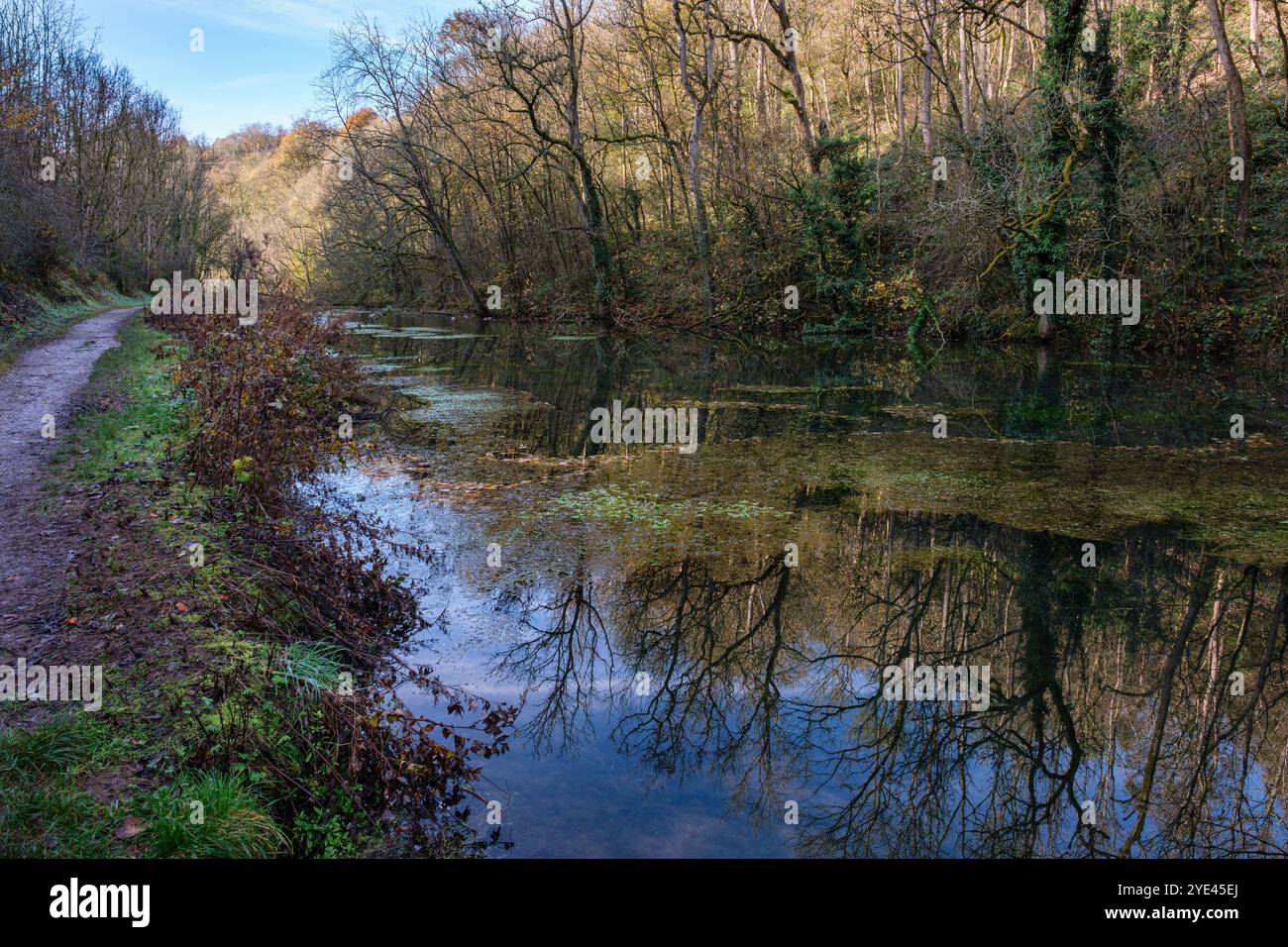 Autumn in Bradford Dale, Youlgreave, Peak District National Park ...