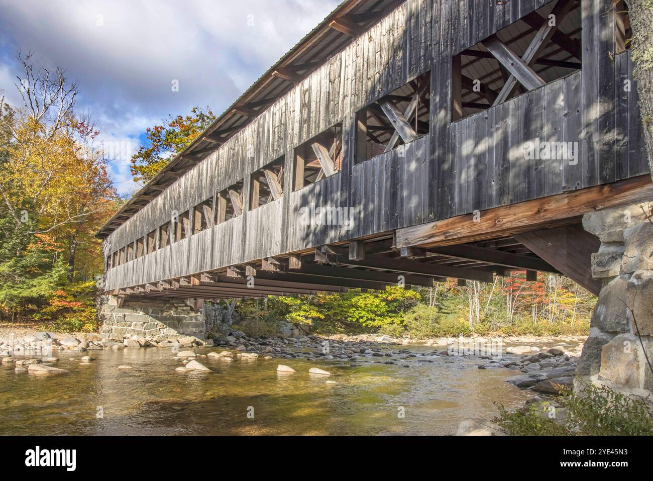 albany covered bridge over the swift river in the white mountain ...