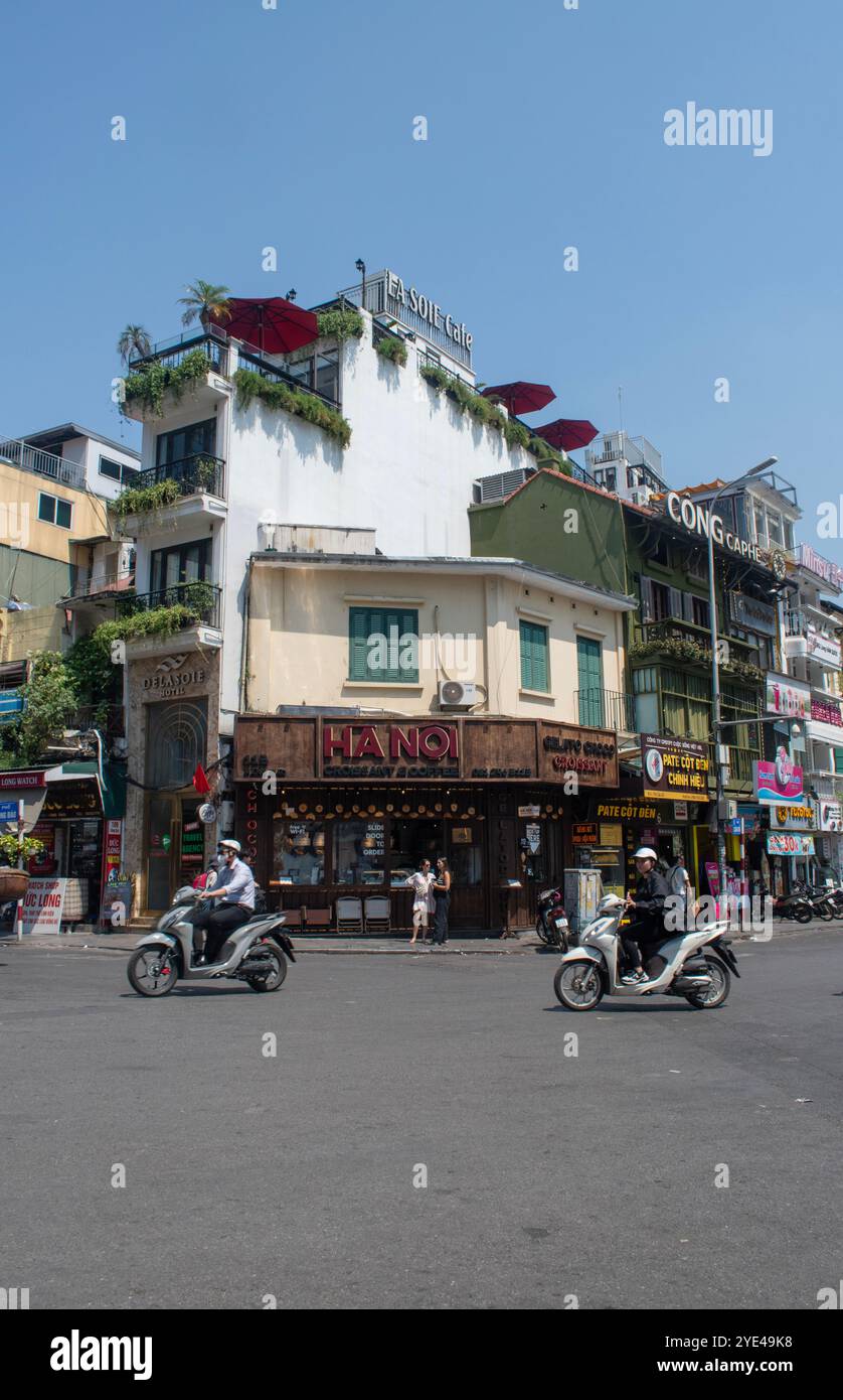 Street traffic signs in vietnamese hi-res stock photography and images ...