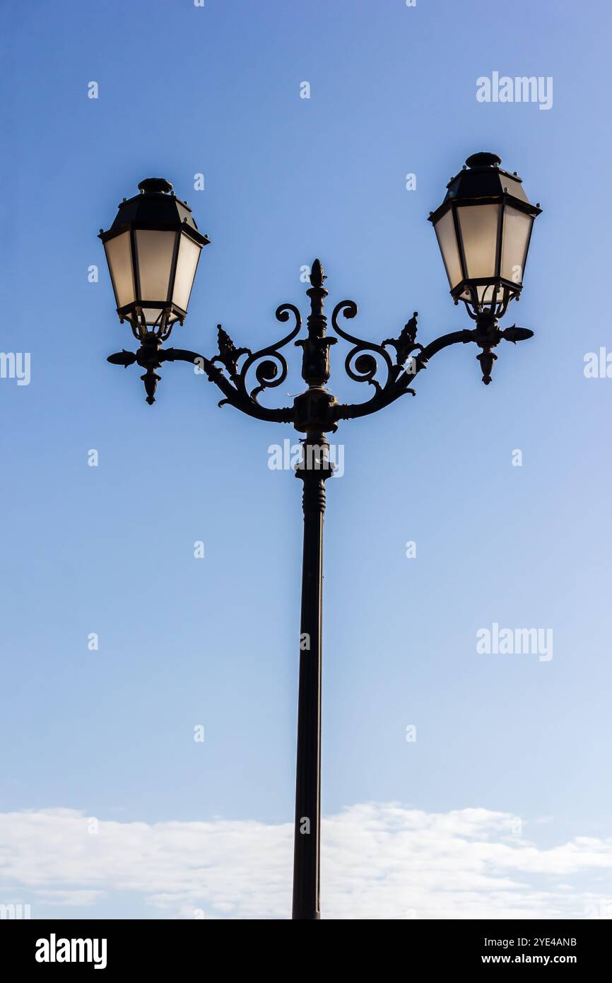 Vintage streetscape hi-res stock photography and images - Alamy