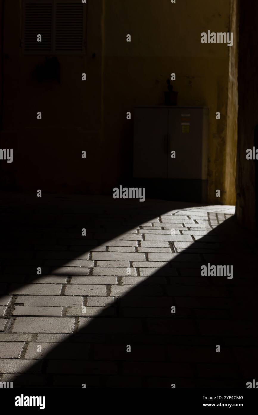 Shadow building on brick building hi-res stock photography and images ...