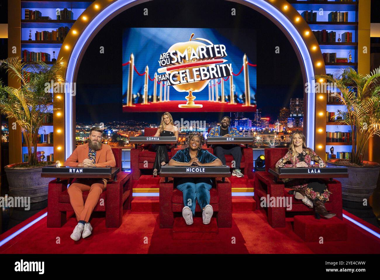 ARE YOU SMARTER THAN A CELEBRITY?, from left: celebrity guests Ryan ...