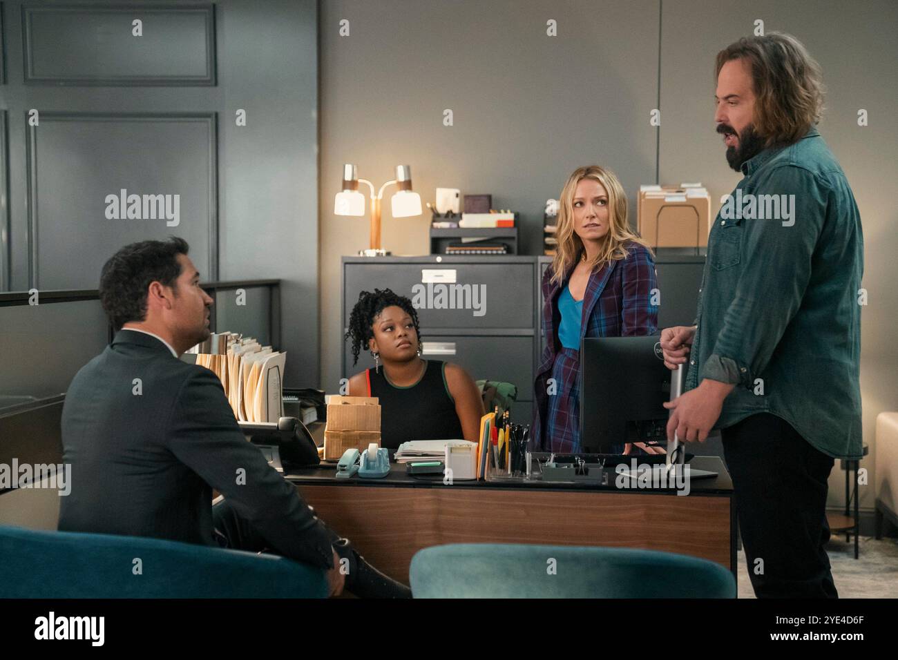 THE LINCOLN LAWYER, from left: Manuel Garcia-Rulfo, Jazz Raycole, Becki ...